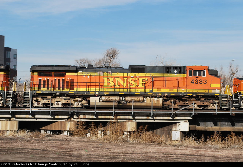 BNSF 4383